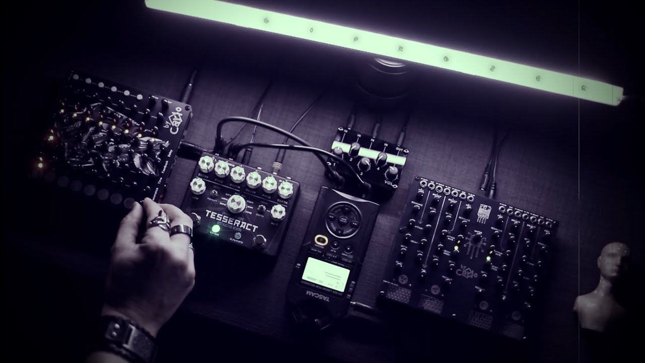 ďrøñē âmbīęňț můşĩç / Mushsynth-8 and Noise Lab poly synth by Carlo / Universe Zen TESSERACT