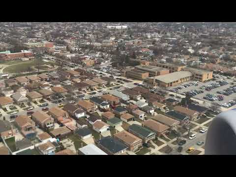 Final approach and landing at Chicago Midway Airport in Illinois