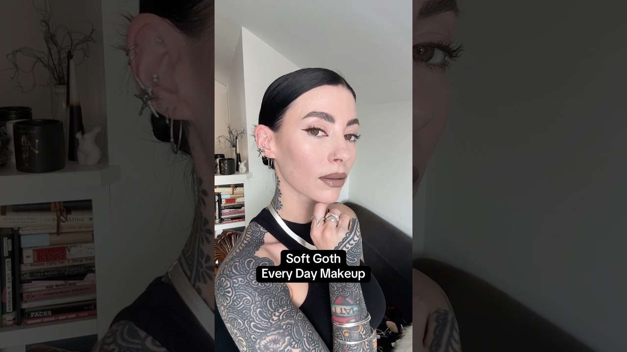 Easy Everyday Soft Goth Makeup #makeuptutorial #softgoth #eyeliner