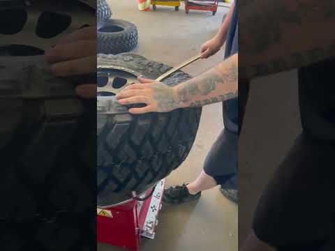 Ford ranger in for new Maxxis RAZR AT tyres