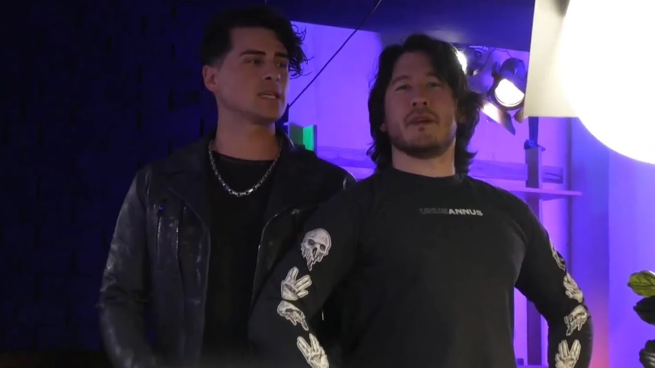 Mark Talking About His Height