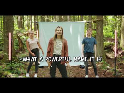 W56 What a beautiful Name (Kids worship with motions and lyrics)