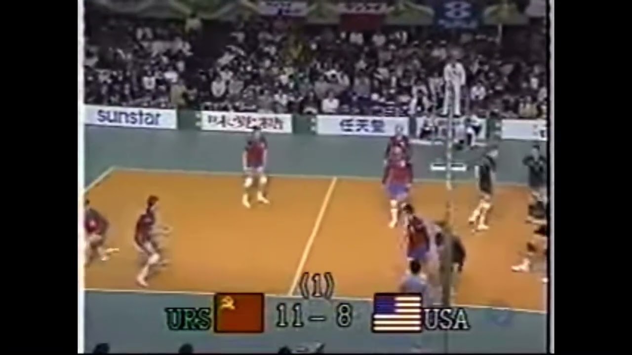 Karch Kiraly Shows Why He’s The Volleyball 🐐 By Bouncing A Ball Against Soviet Russia