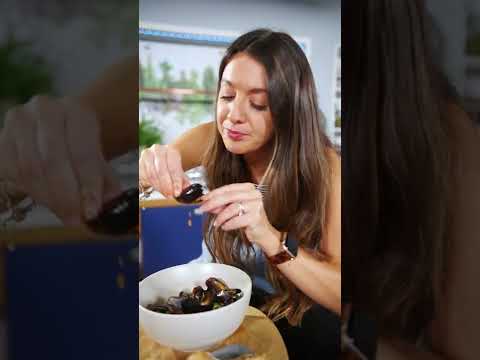 How to eat Mussels like a PRO
