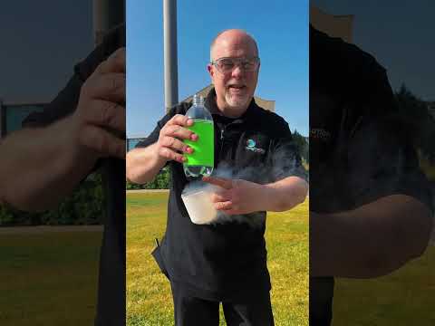 Rocket science with liquid nitrogen 🚀🔥 #rockets #liquidnitrogen #science #physics #chemistry