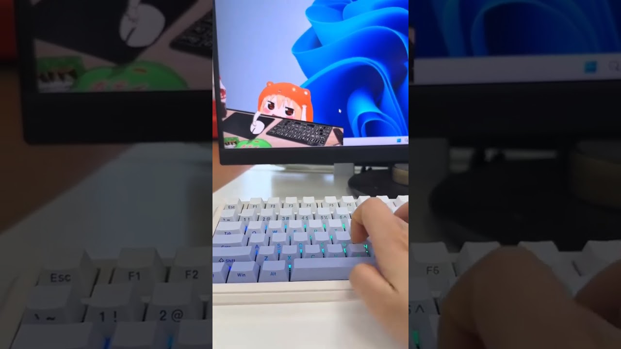 Umaru - chan tap the keyboard ⌨️✨️#funny #cute #simulation #keyboard #umaruchan #keyboardmouse