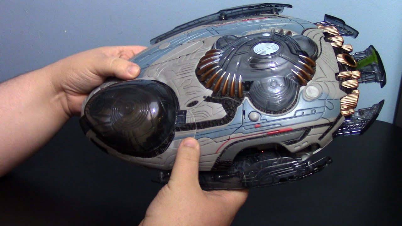 Lost in Space Movie Deluxe Transforming Jupiter 2 Toy Review
