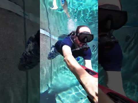 SMACO MINI SCUBA TANK S400 Review | Portable Underwater Breathing | Reviews Unscripted