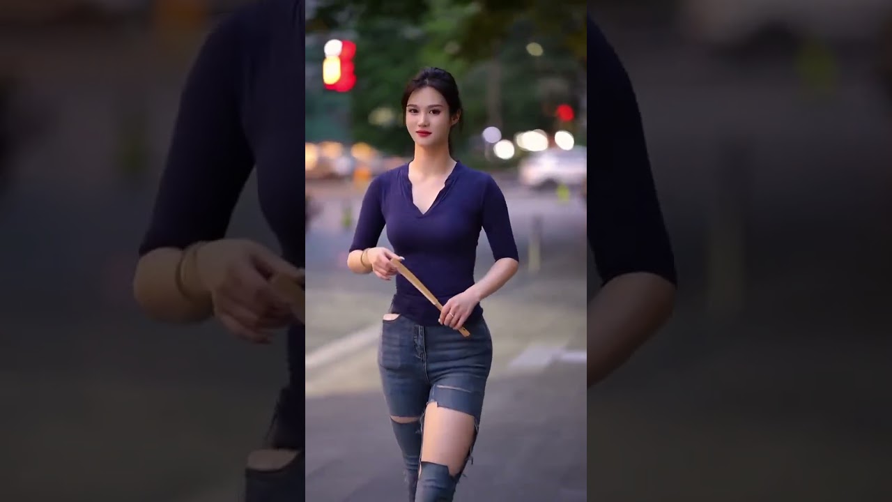 🌆 Captivating Street Beauties – Elegance in Every Step!✨