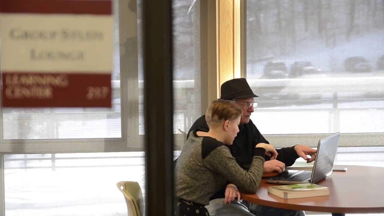 CCV's Learning Centers & The New Peer Mentoring Program