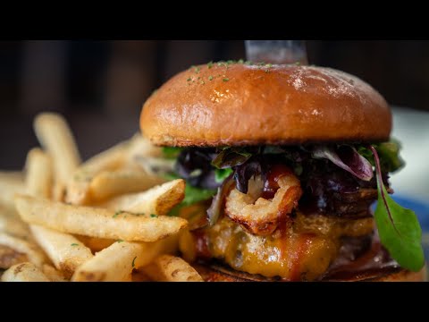 Main Kitchen Bar & Grill - Trailer