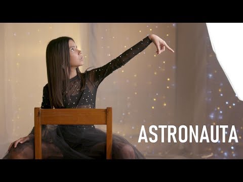 Ana Emilia - ASTRONAUTA (Official Video)