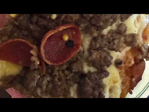 Review of the Meat Me in St Louis Pizza from St Louis Bar and Grill