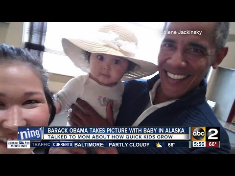 Picture of Barack Obama holding baby goes viral
