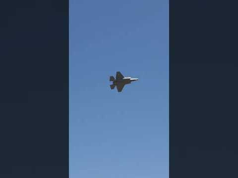 F-35 Chandelle Maneuver at Travis AFB