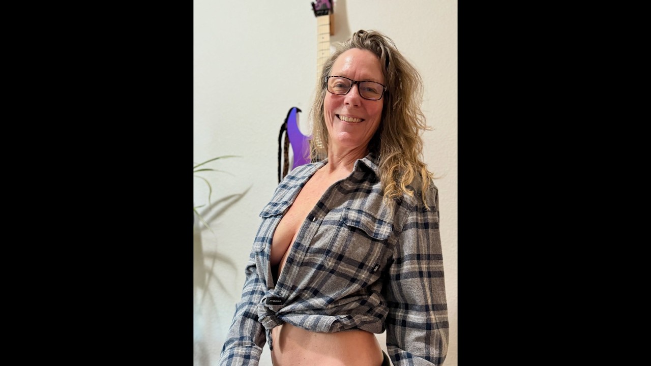 eviemae | Natural Older Woman Over 50 : Retro Allure & Enduring Charm (Updated)