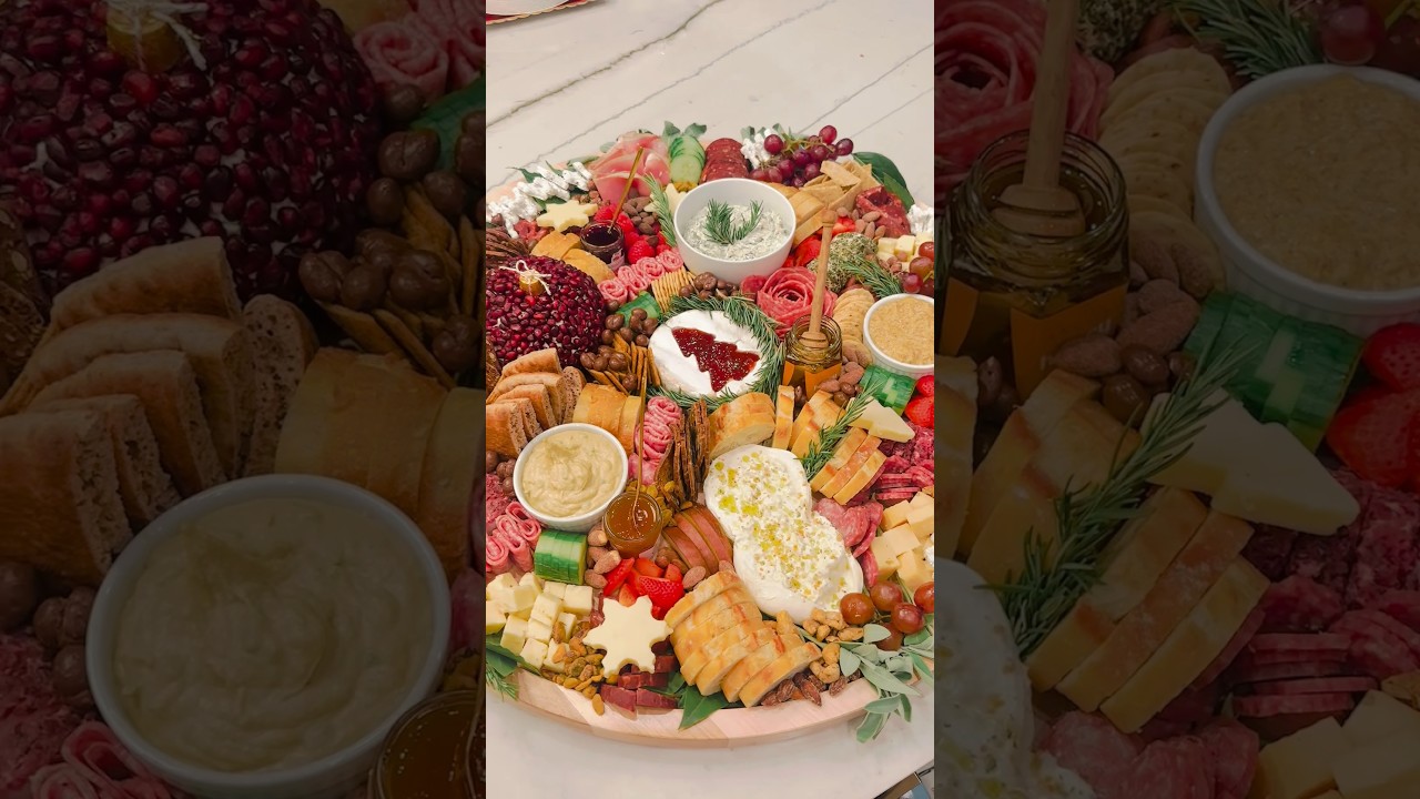 🎄🎅🏻 Christmas Charcuterie 🎅🏻🎄 Details in description! #christmasparty #charcuterieboard