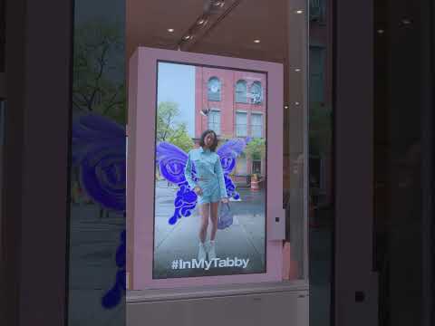 Augmented Reality Mirror Takes Over Coach Storefront Window!