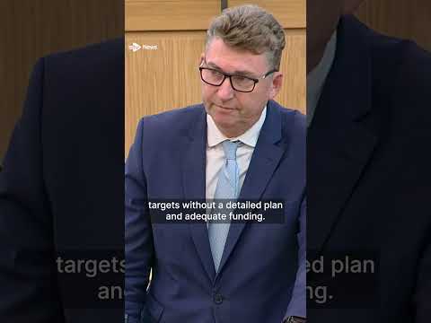 MSP caught pulling face during First Minister's Questions #politics #debate #news #currentaffairs