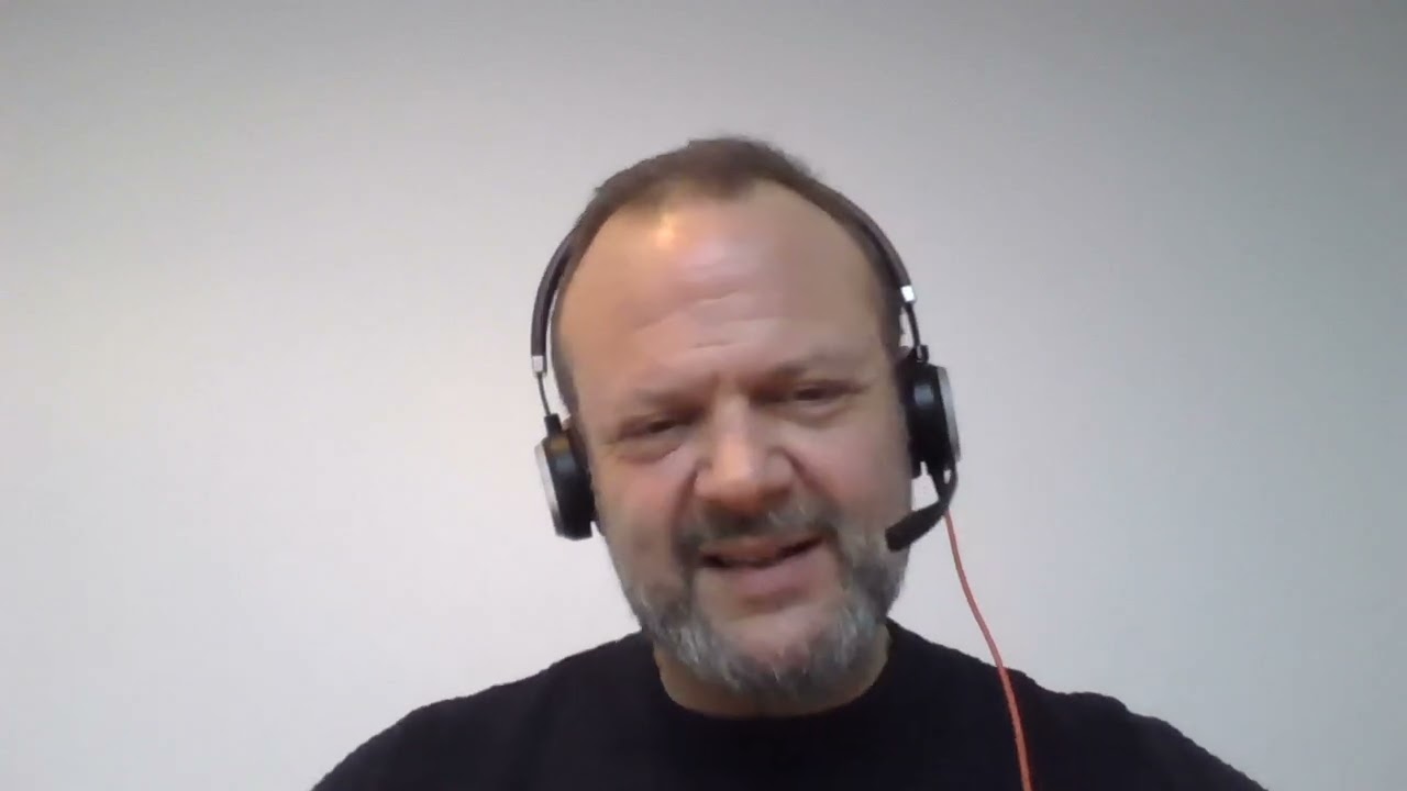 The Problem With Gut Strings...- Violin Podcast