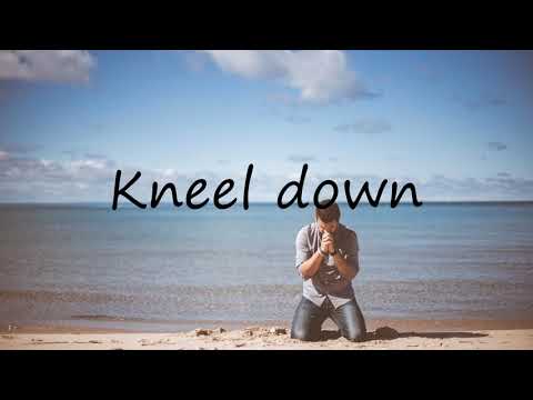 How to Pronounce Kneel down?
