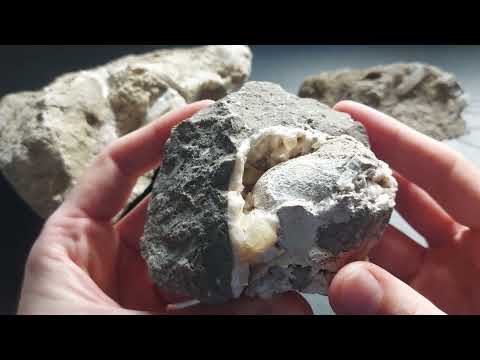 Finding Awesome Clear Celestine Crystals!!! Rockhounding and Fossil Hunting In Southern Ontario.