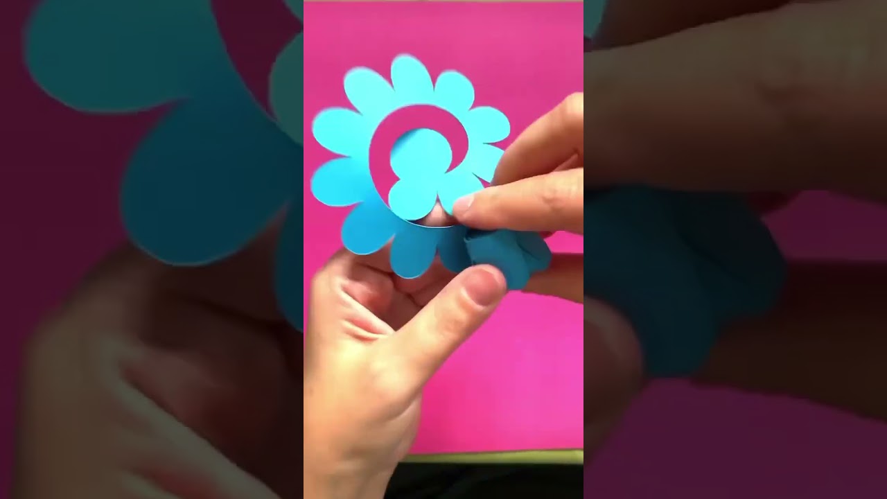 Easy rolled flower with Cricut #diy #cricut #craft #art