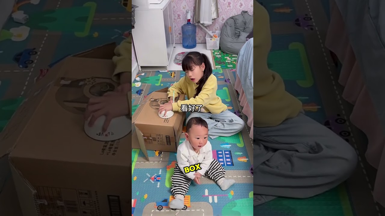 This DIY Trick Makes Feeding Babies So Much Easier!🤯