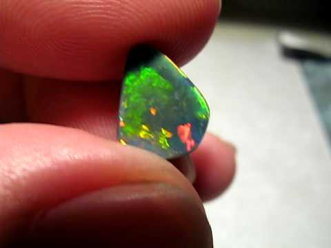 MVI_7470.AVI Spectacular Black Opal - Amazing Changing Colour Play