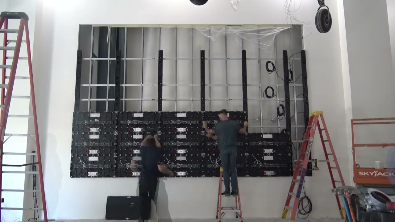 Palm Springs Air Museum Indoor LED Installation | Stewart Signs