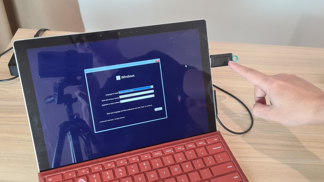 Surface, how to boot from USB drive on Surface laptop