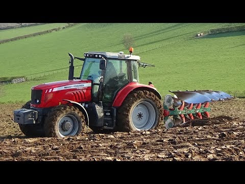 Ploughing with Massey Ferguson & Kverneland on the hill