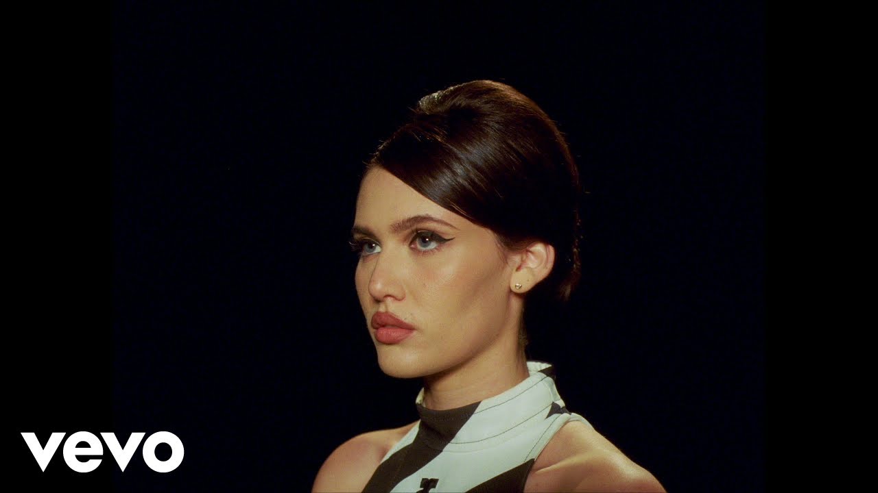 SIENNA SPIRO - The Visitor