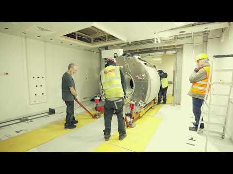 MR Simulator arrives at Leeds Cancer Centre