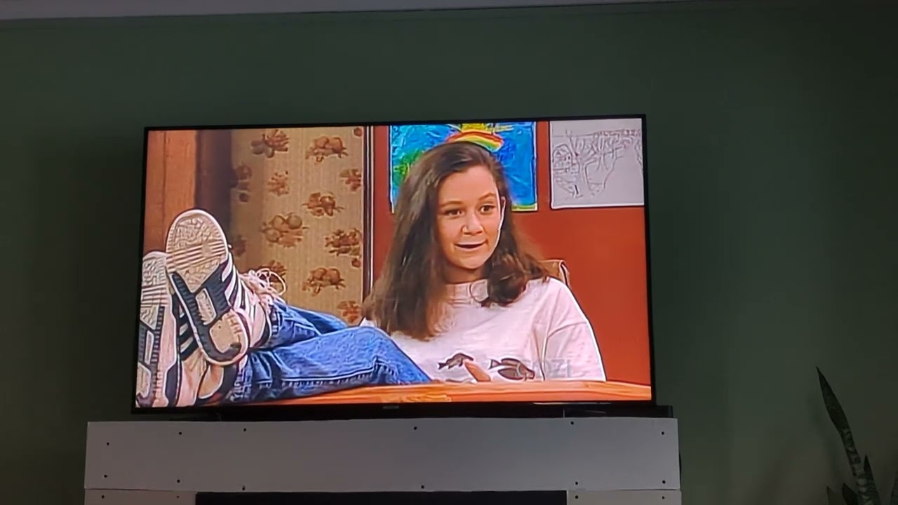 Take your feet off the table, Sara Gilbert!