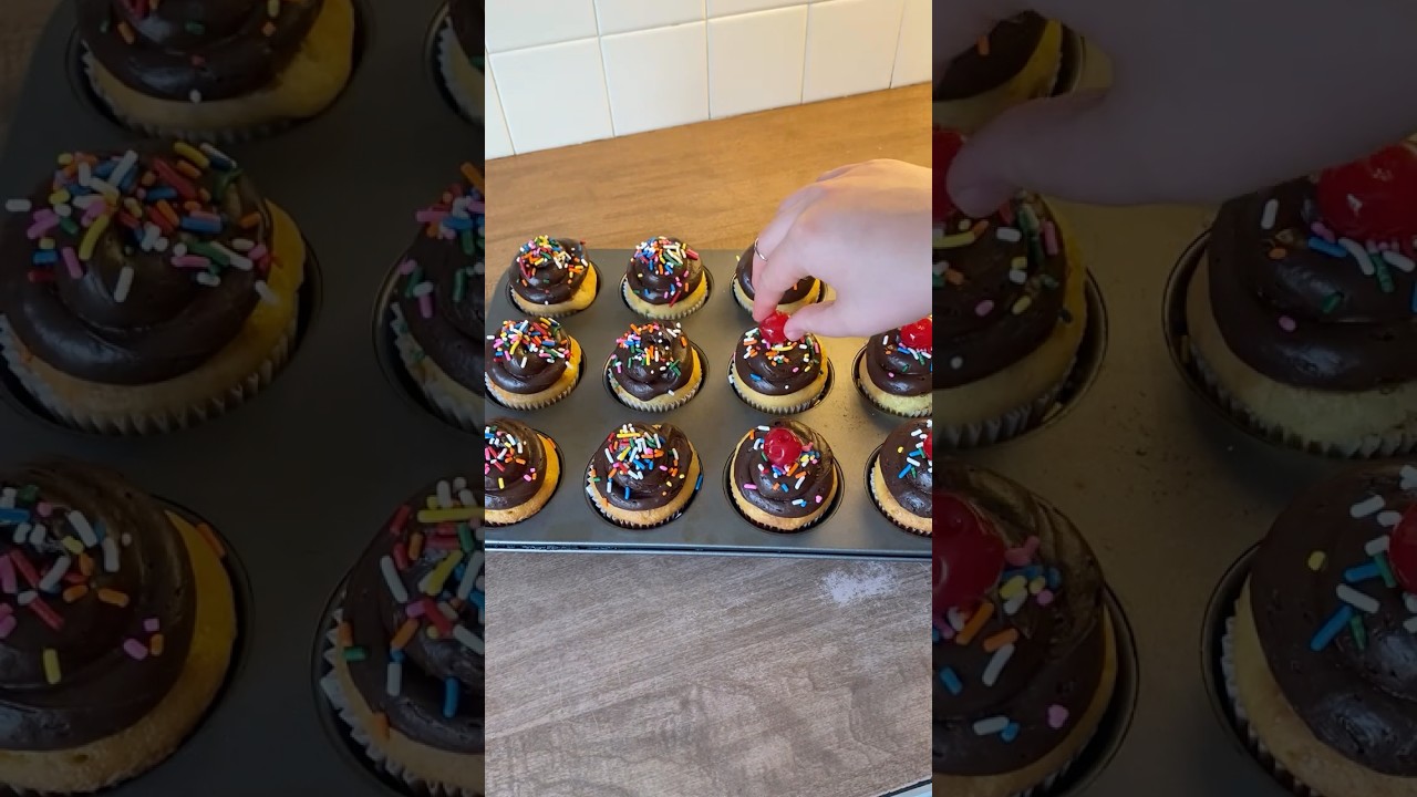 Bake cupcakes w/ me!!!🧁✨ #baking #asmr #shorts