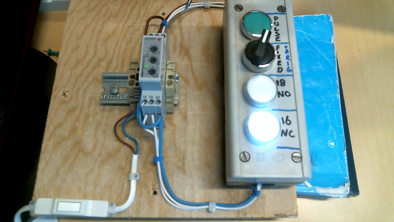Carlo Gavazzi dmb51: Multifunction relay timer. Function: In (Interval)