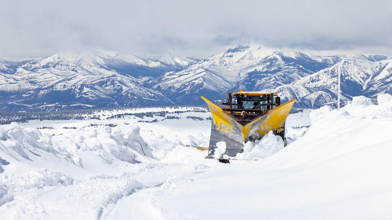 Minute Out In It: Plowing the Beartooth Highway
