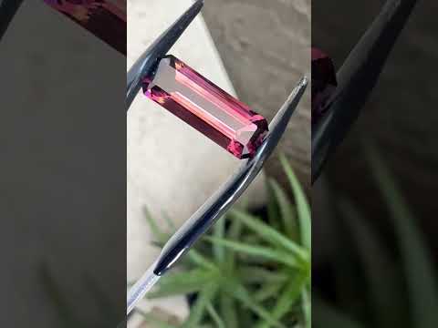 W5366-tropical-sunset-tourmaline-malkhan-3.50-ct-octagon-ravenstein
