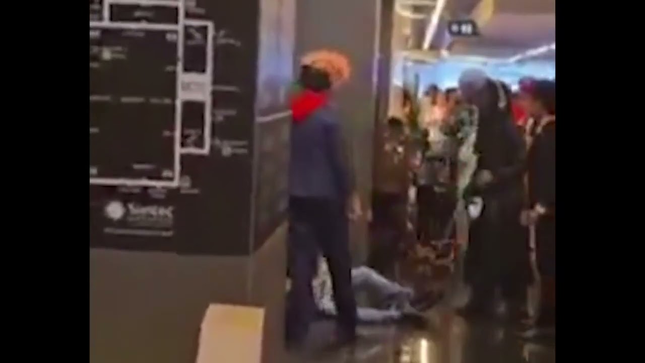 Yuji Cosplayer vs 