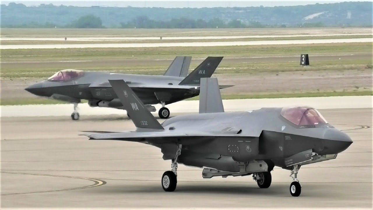 (HD) Laughlin AFB Visit: 4x F-35s!!