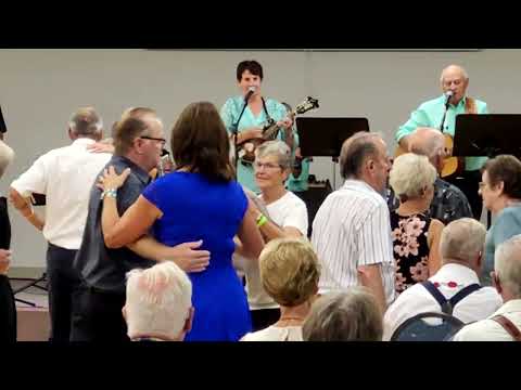 Saturday Aug 27 2022 in Warburg. Bruce, Marlene, Tom on Stage