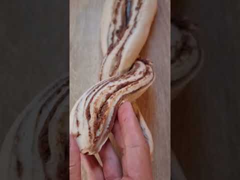 Brioche Babka à la cannelle à la maison .