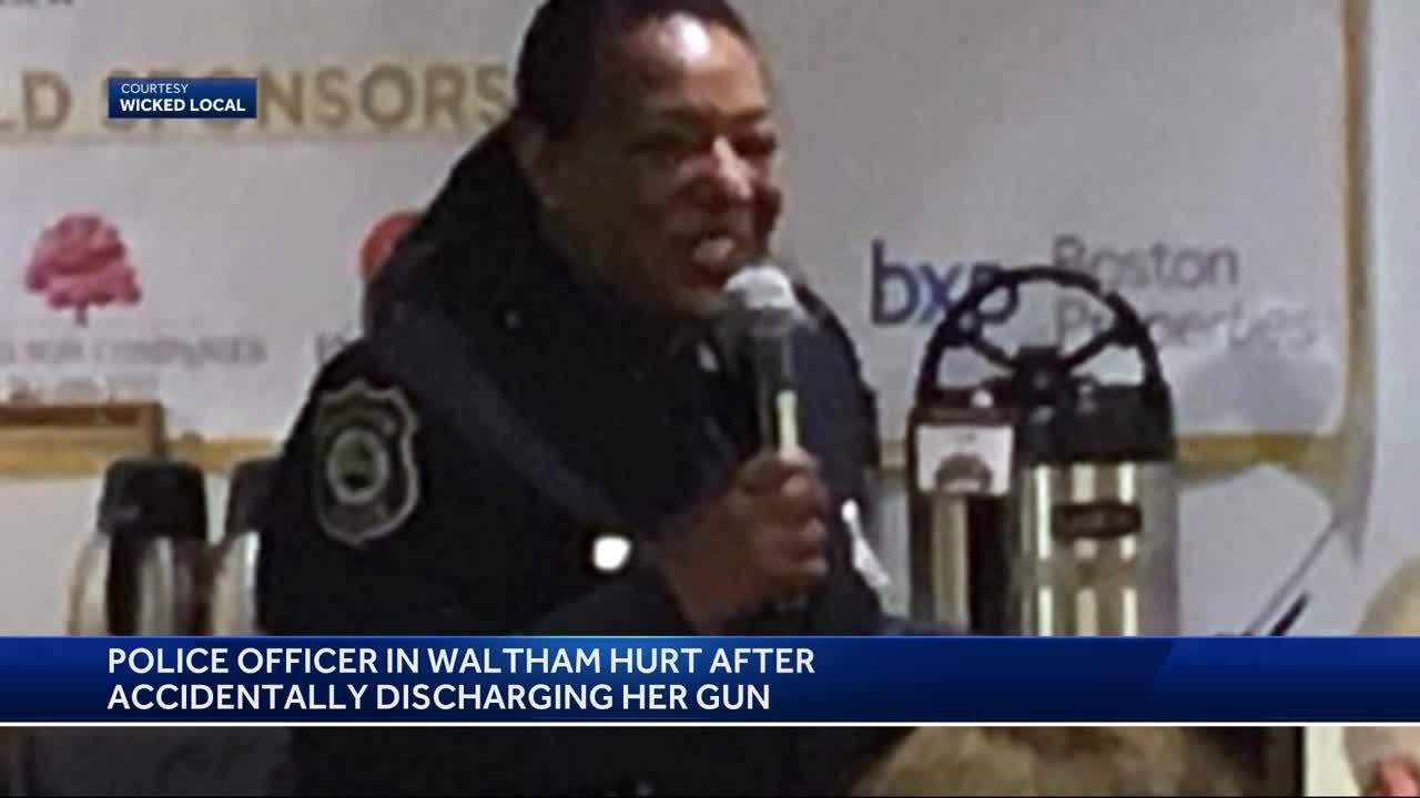 Officer accidentally shoots herself in driveway before work