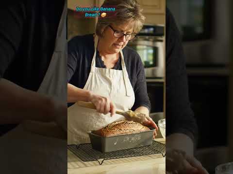 Moist Banana Bread #BananaBread #BananaBreadRecipe#EasyBananaBread#MoistBananaBread#ViralRecipes2025