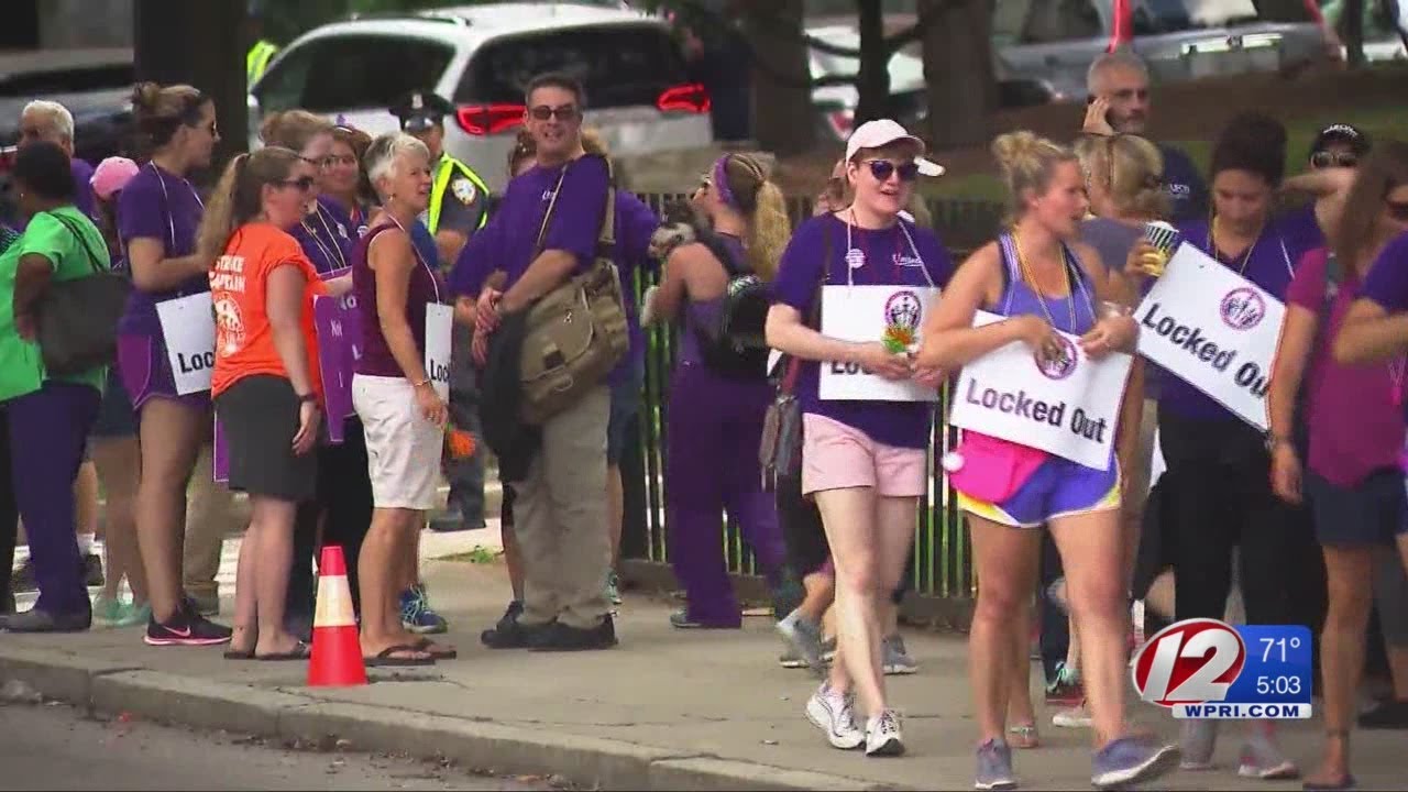 Union nurses picket over hospital ‘lockout' as strike ends
