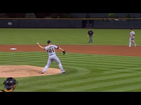 PIT@COL: Watson snags a sharp comeback grounder
