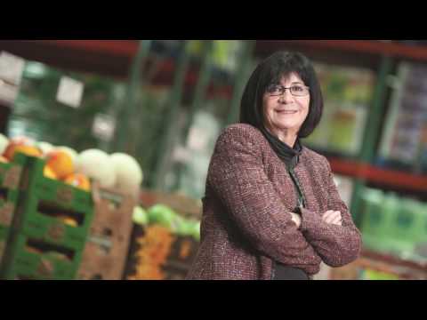 Louise Wendling, former Country Manager, Costco Canada, honoured with Lifetime Achievement Award