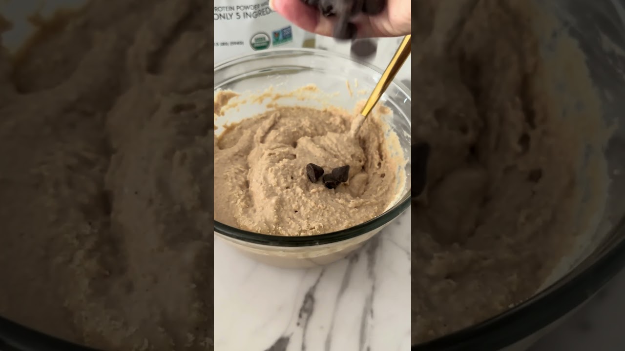 Edible #cookiedough .. yay or nay? #highprotein #organicfood #birthdaycake #proteinpowder #shorts