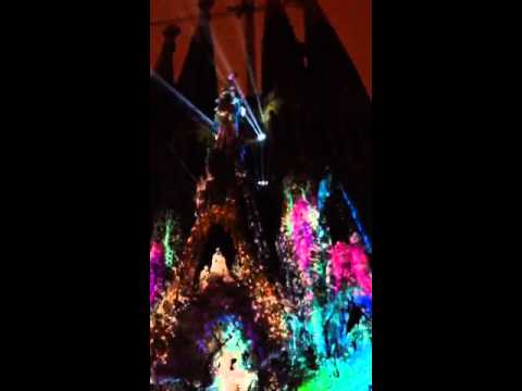 Amazing Light Show at the Sagrada Familia | Τάδε έφη... ΕΦΗ
